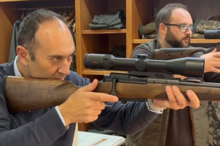Mauser M25: El Rifle de Cerrojo Rectilíneo Más Rápido